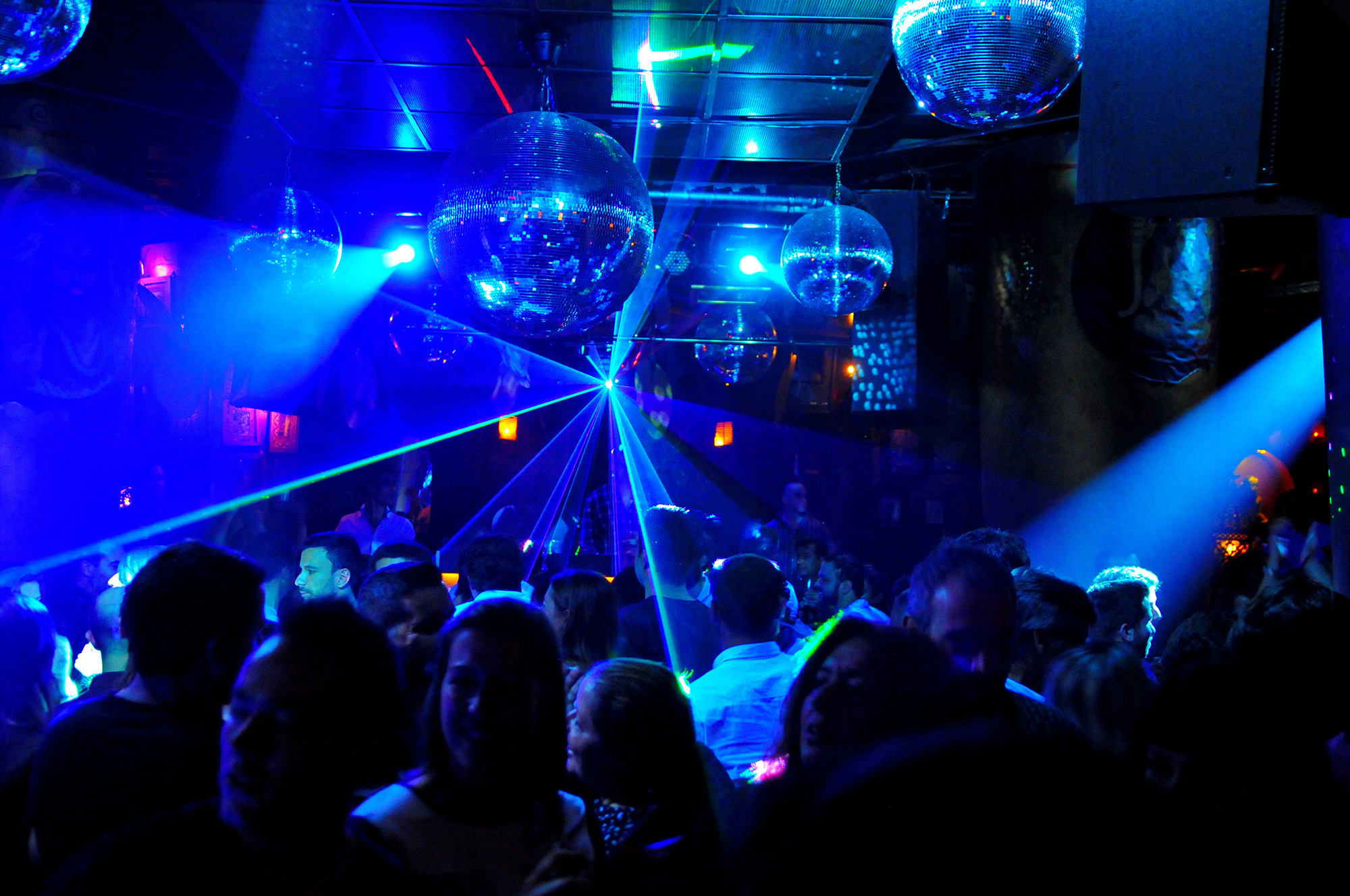 Quais os preços da discoteca Plateau? - Wikinight